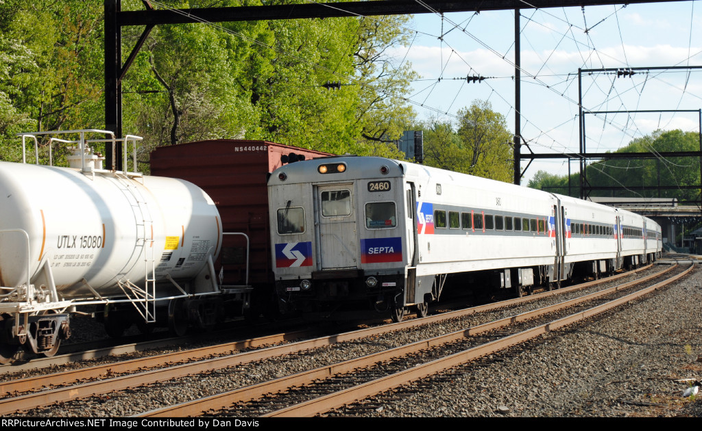 SEPTA Train 6374 alongside Q439-27